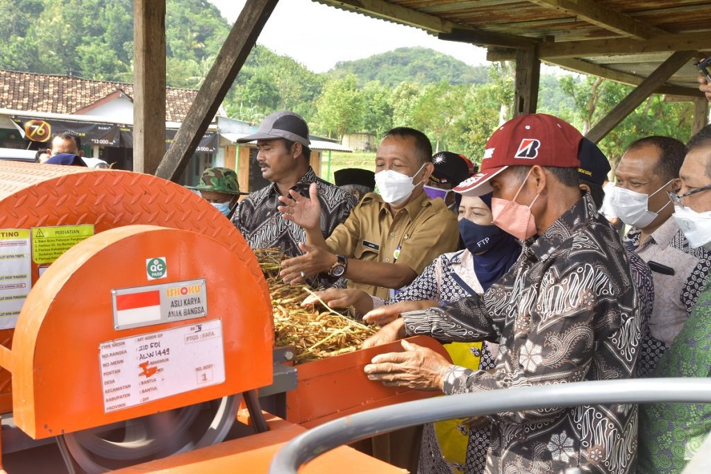 Panen Raya Kedelai Bersama Rektor – Fakultas Teknologi Pertanian UGM