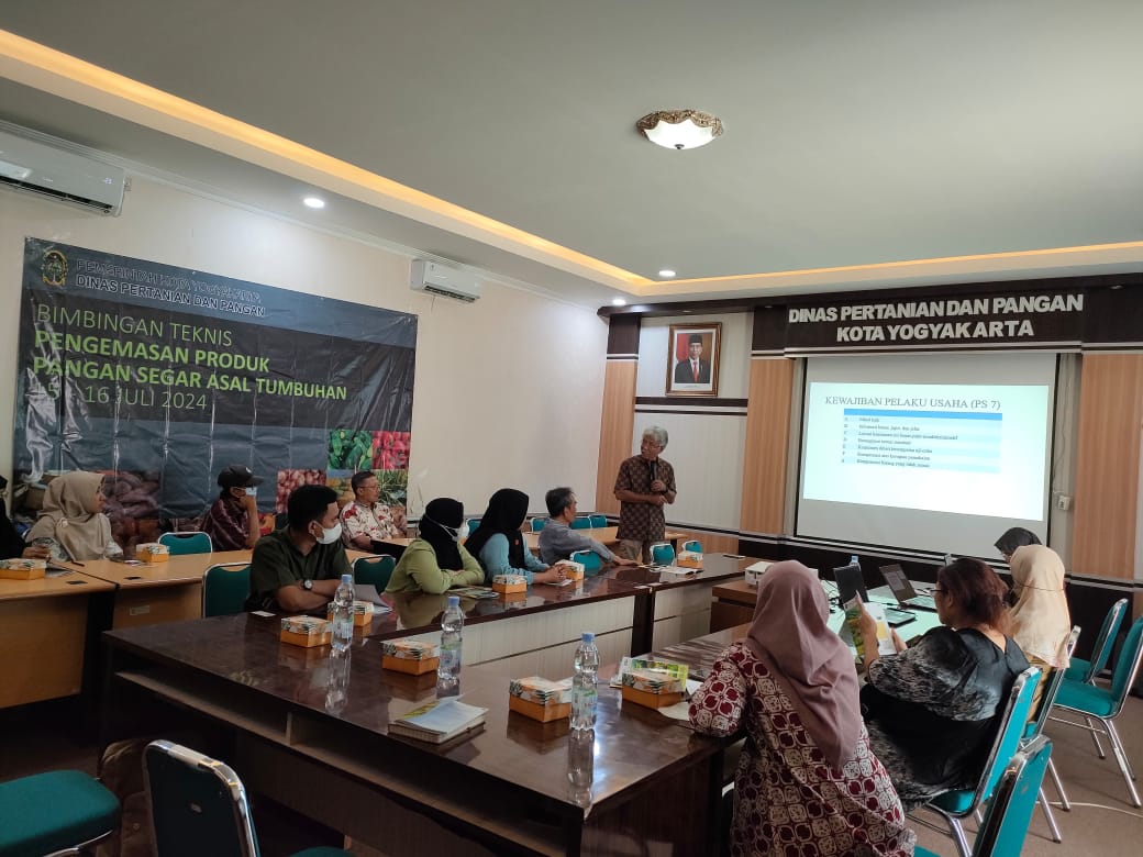 Bimtek Pengemasan Produk Segar Asal Tumbuhan oleh Distan Kodya ...