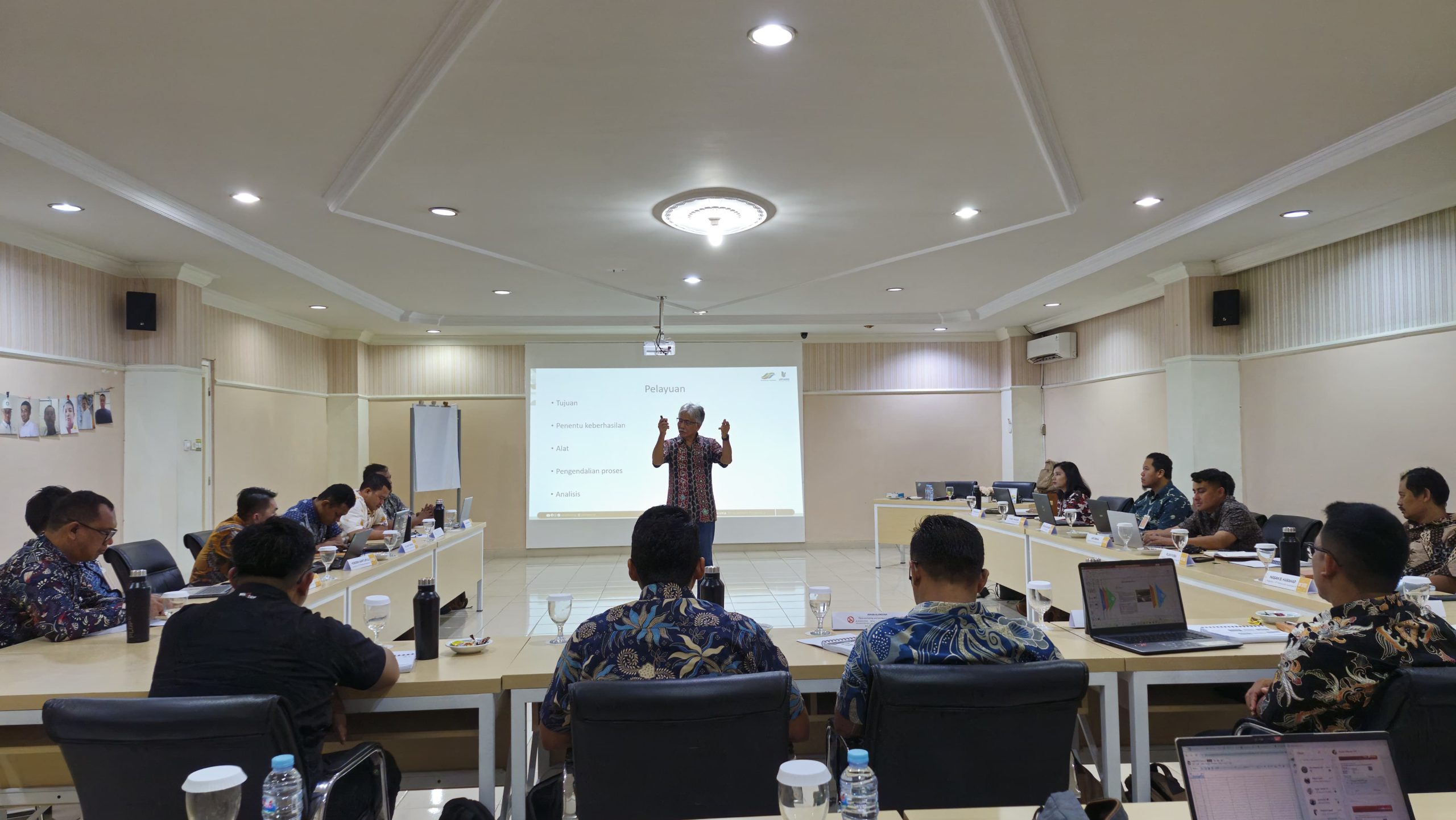 Prof. Supriyadi Berikan Pembekalan Manajemen Pabrik Teh pada Plantation ...