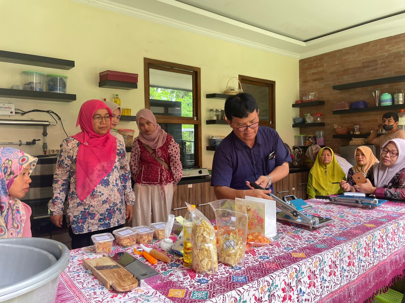 Dosen FTP UGM Berikan Bimbingan Teknis Pengolahan Mangleng dan ...